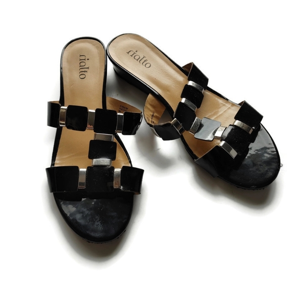 Rialto | Shoes | Rialto Black Stone Sandals Size 8 | Poshmark
